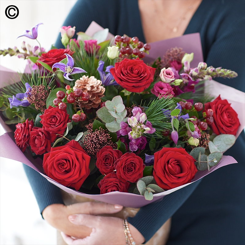 Majestic Classic Festive Bouquet buy online or call 01280 813 335